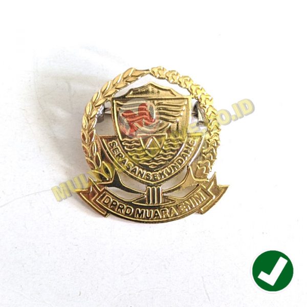 Lencana Pin DPRD Peniti DPRD Muara Enim Bahan Logam Kuningan | pesan ...